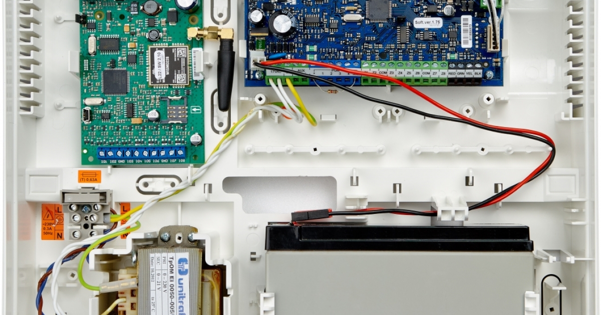 Eclipse 32 * Centrala alarma antiefractie cu 32 zone - Sisteme de ...